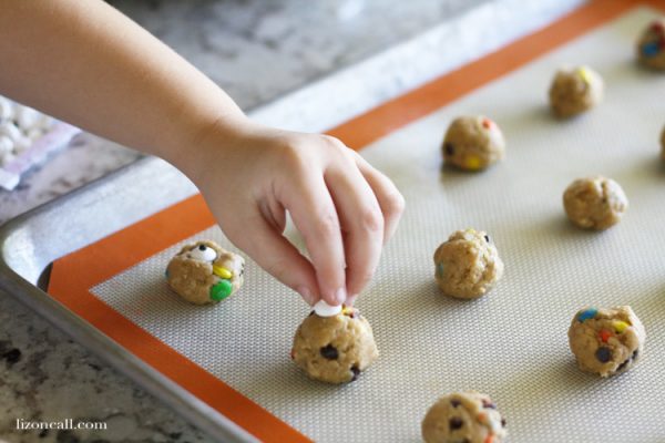 Mini Monster Cookies - Perfect for Halloween! (she: Liz)