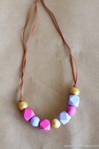 Mother's Day Necklace and Free Printable (she: Sierra)